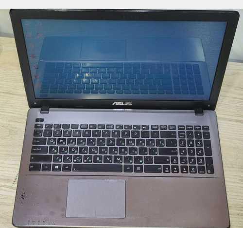 Asus x550cc i3-2365M / gt720M /6gp / 750gb