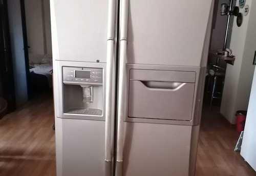 Холодильник "Daewoo"двухкамерный с "примочками"