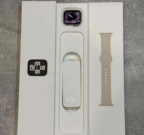 Apple Watch SE 40mm Starlight