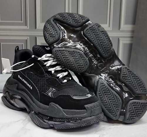 Balenciaga triple s black