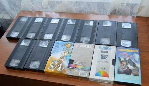 Видеокассеты VHS с записью (13 шт)