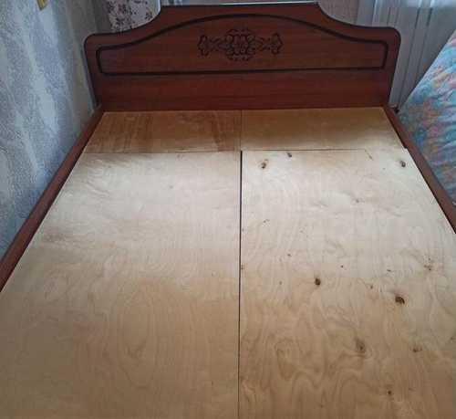 Продам двухспальную кровать бу
