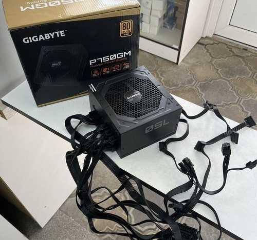 Блок питания Gigabyte gp p750gm