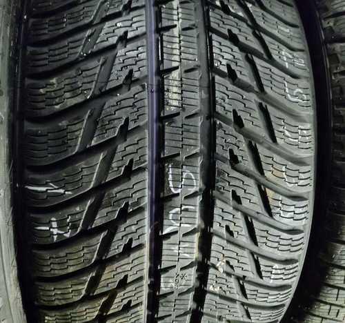Nokian Tyres WR SUV 3 295/35 R21