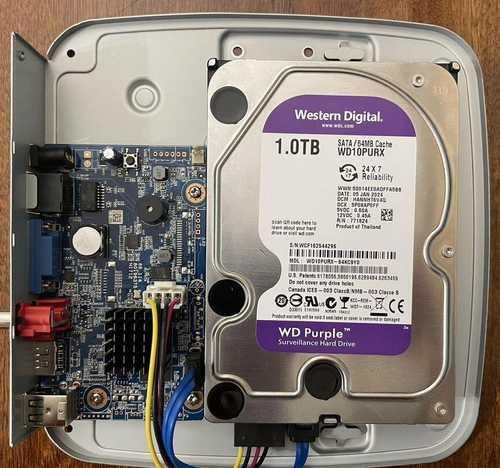Видеорегистратор IP EZ-NVR1B08 диск WD Purple 1TB