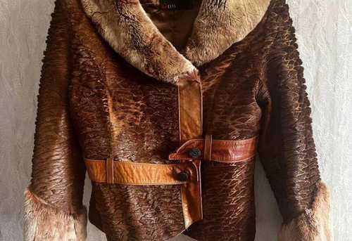 Куртка кожаная с меховой отделкой