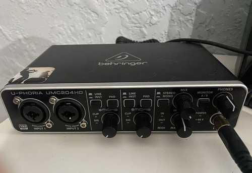 Behringer U-phoria UMC204HD на гарантии