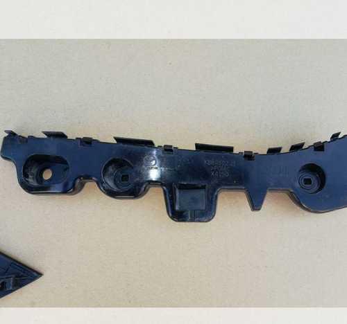 KB8A502J1A Кронштейн заднего бампера Mazda CX-5