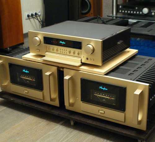 Accuphase M-8000 mono + C-2400
