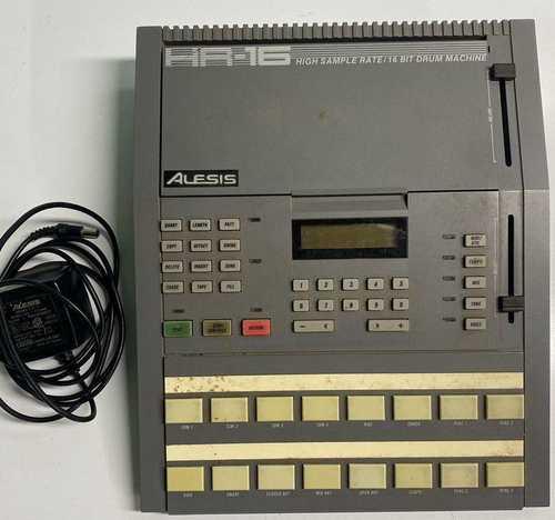 Драм-машинка Alesis HR-16