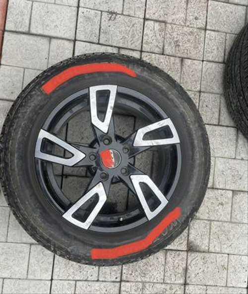 DoubleStar Maximum DH02 215/60 R16