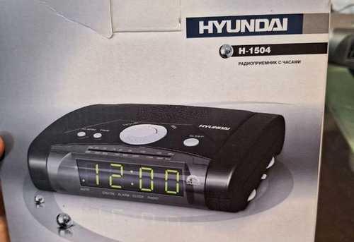 Радиоприемник с часами Hyundai