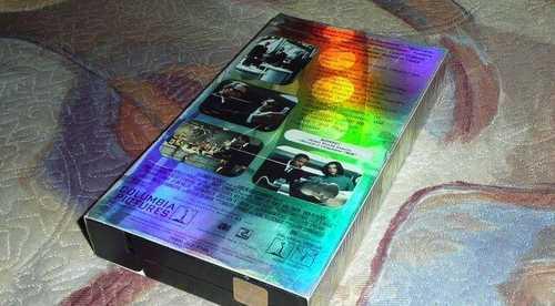 VHS "Люди в чёрном" в блестящей коробке