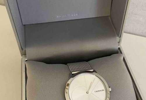 Наручные женские часы Calvin Klein K3M22123