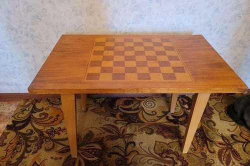 Шахматный столик ретро