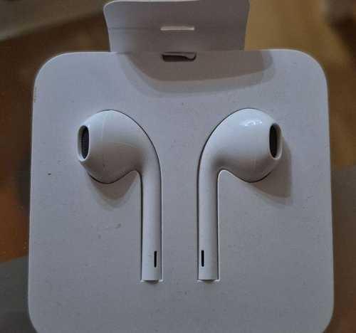 Наушники apple earpods с разъемом lightning