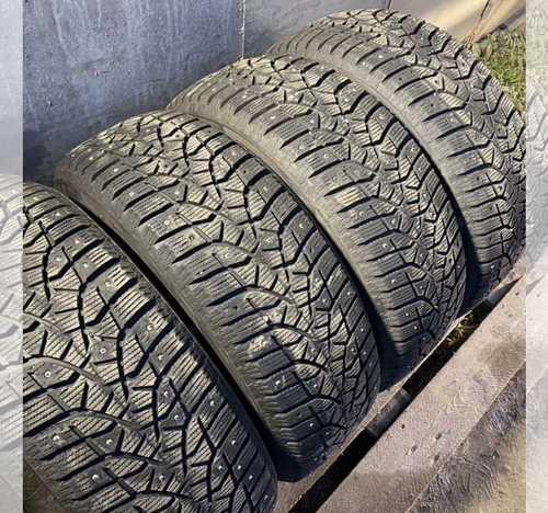 Bridgestone Blizzak Spike-02 225/55 R19