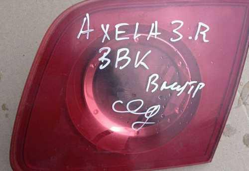 Фонарь внутренний правый Mazda Axela седан