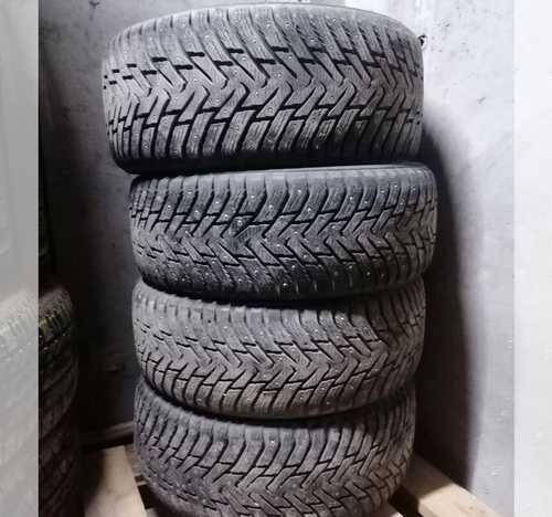 Nokian Tyres Hakkapeliitta 8 235/50 R19 и 255/45 R19 104H