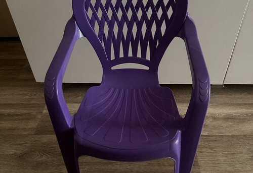 Детский пластиковый стул