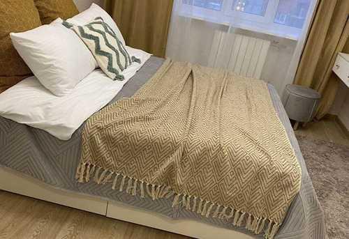 Кровать двухспальная с матрасом новый