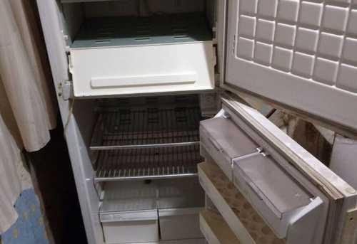 Холодильник, плита газовая, стиральные машины