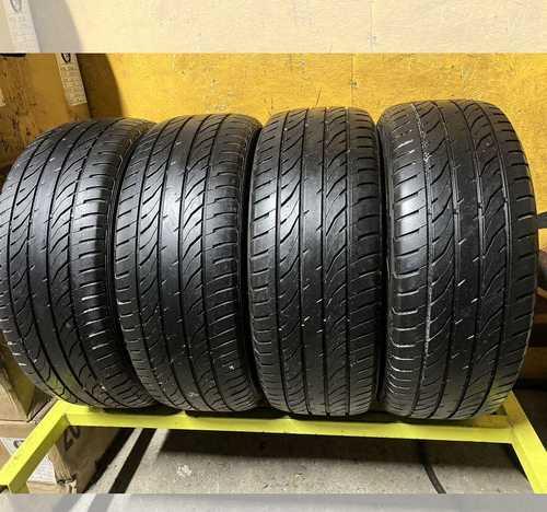 Royal Black Royal Eco 215/55 R17