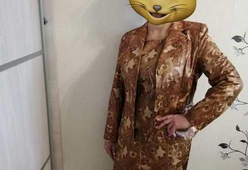 Костюм новый тройка женский