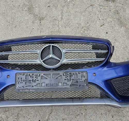 Передний AMG бампер Mercedes W205 цвет 896U