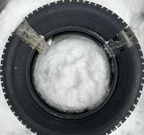 Bridgestone Blizzak Ice 215/60 R15 и 195/65 R15