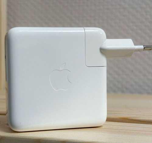 Apple 61W Power Adapter