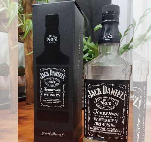 Бутылка JackDaniels