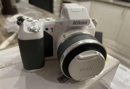 Беззеркальная камера Nikon 1 v2