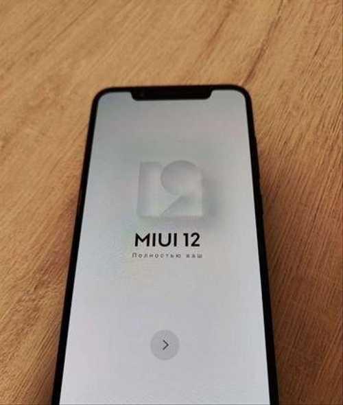 Смартфон Xiaomi Mi8 (6/64)