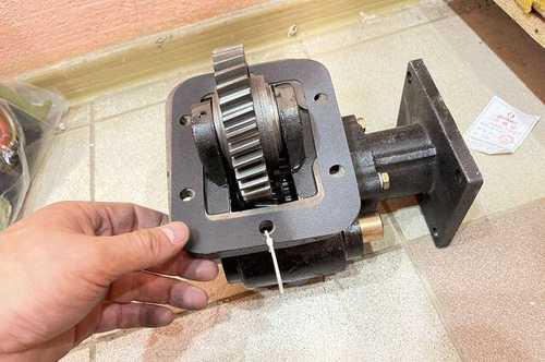 Ком коробка отбора мощности 4JB1 isuzu foton