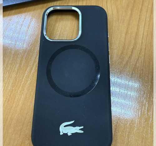 Чехол на iPhone 16 pro lacoste