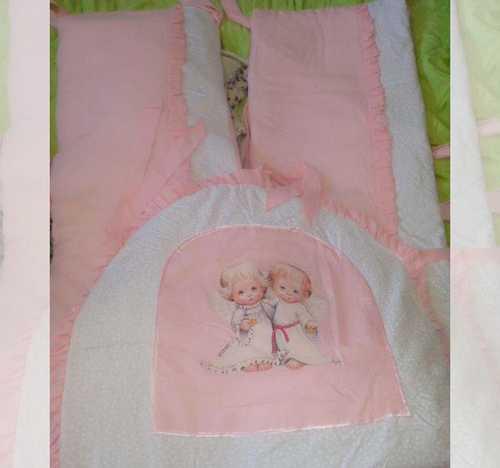 Бортики розовые в детскую кроватку