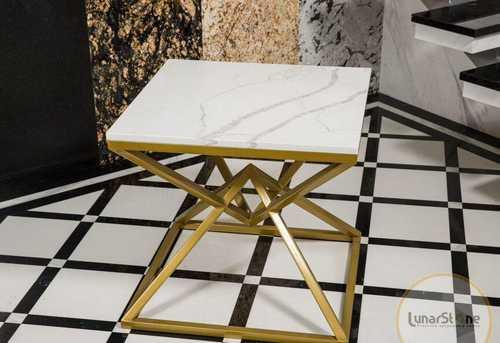 Журнальный столик из кварца белый с золотом