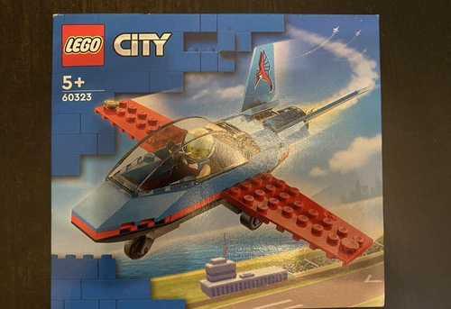 Lego city самолет 60323