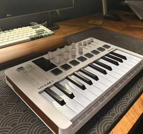 Midi клавиатура Arturia Minilab 3