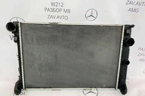 Радиатор охлаждения Mercedes W204