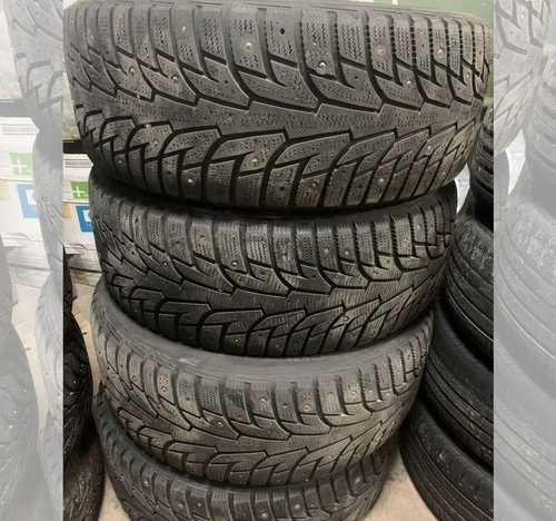 Hankook Winter I'Pike 235/55 R17