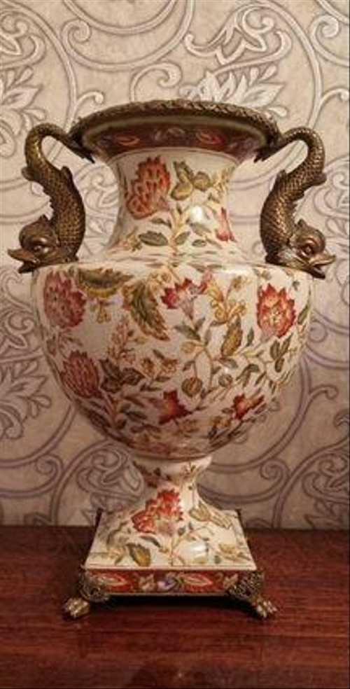 Художественная ваза из фарфора с бронзой