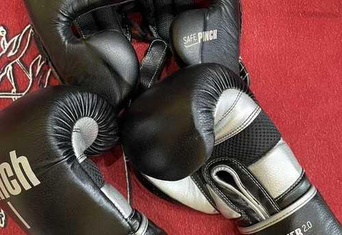 Боксерские перчатки и шлем Clinch