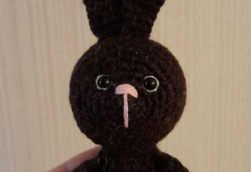 Вязаная игрушка Шоколадный заяц