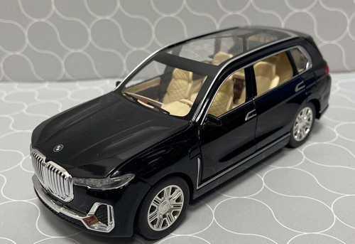 Модель машины BMW X7 черный 1:24