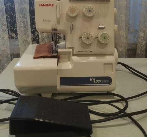 Оверлок Janome 205 d