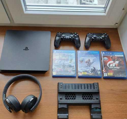 Sony playstation 4 slim 1tb 2 геймпада, наушники