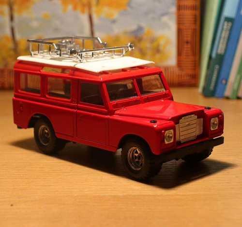 1/24 Bburago Land Rover Aziza #0161 (Italy)