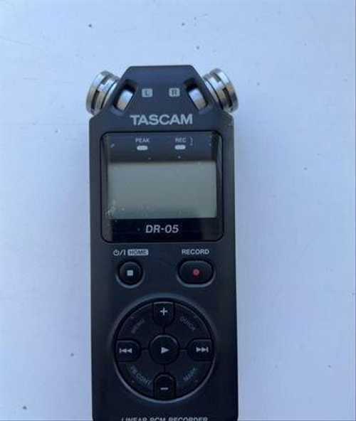 Диктофон звукозаписывающий рекордер Tascam DR-05